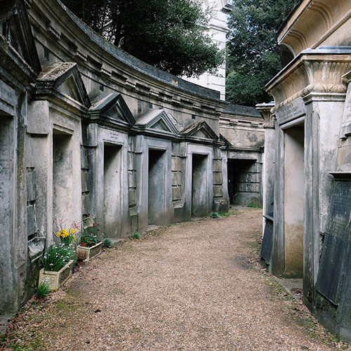 The Haunted History of Highgate Cemetery | Authentic London